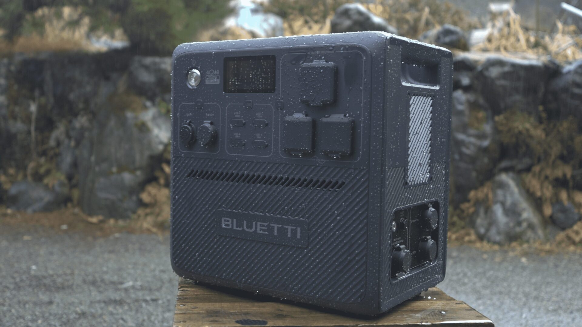 【徹底レビュー】BLUETTI AC240ポータブル電源！メリットとデメリット、口コミ ~ ポタブルン